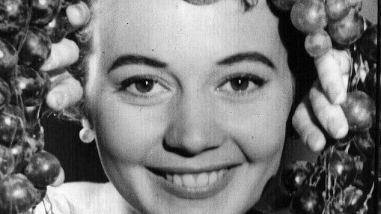 A los 87 años murió Pinky, la leyenda del modelaje | Voces Criticas ...