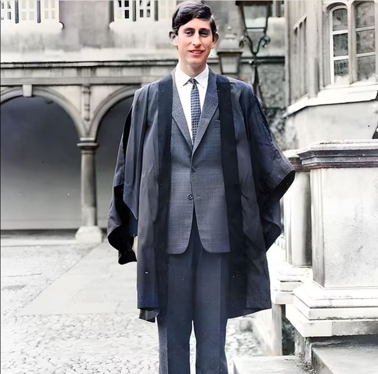 AsÍ lucía el rey Carlos III cuando estudiaba en Cambridge en 1967 ...